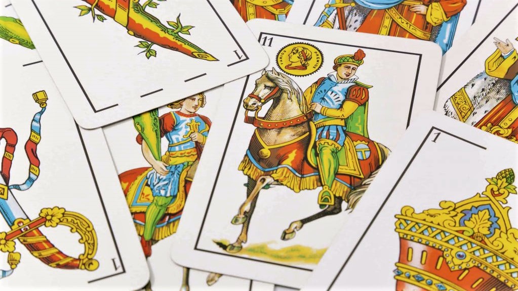 ¿Por qué es diferente el juego de cartas español?